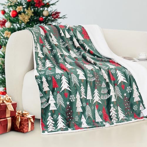 34 Christmas Throw Blankets for Snuggly Winter Evenings