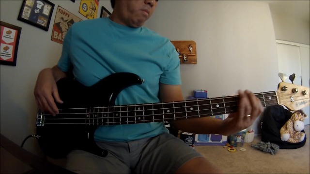 Watch Yamaha BB300 Bass Guitar on Amazon Live