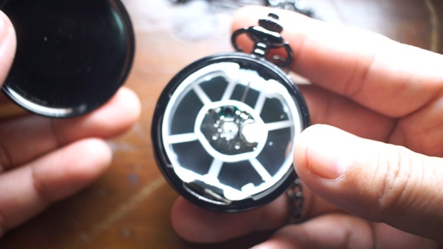 Watch Pocket Watch How to change the battery on Amazon Live