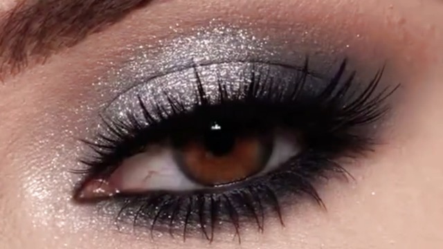 Silver Smokey Eye Tutorial