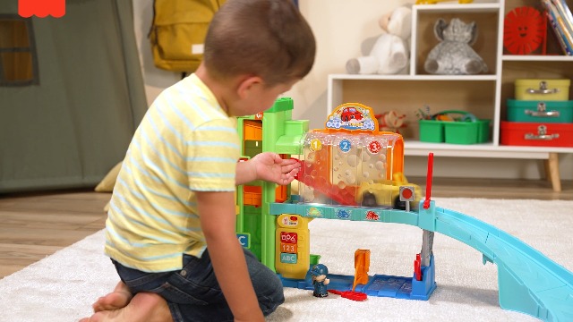 Snapklik.com : Fisher-Price Little People Toddler Playset Light-Up ...