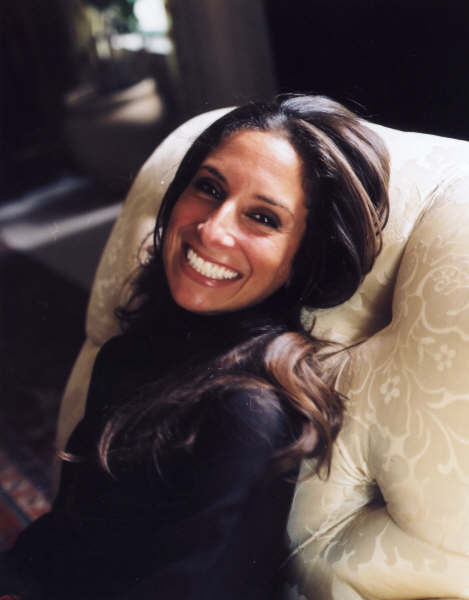 Amazon.com: Lisa Holthouse: books, biography, latest update