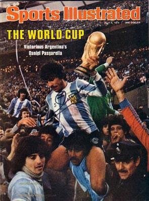 Daniel Passarella autographed Sports Illustrated Magazine (Soccer ...