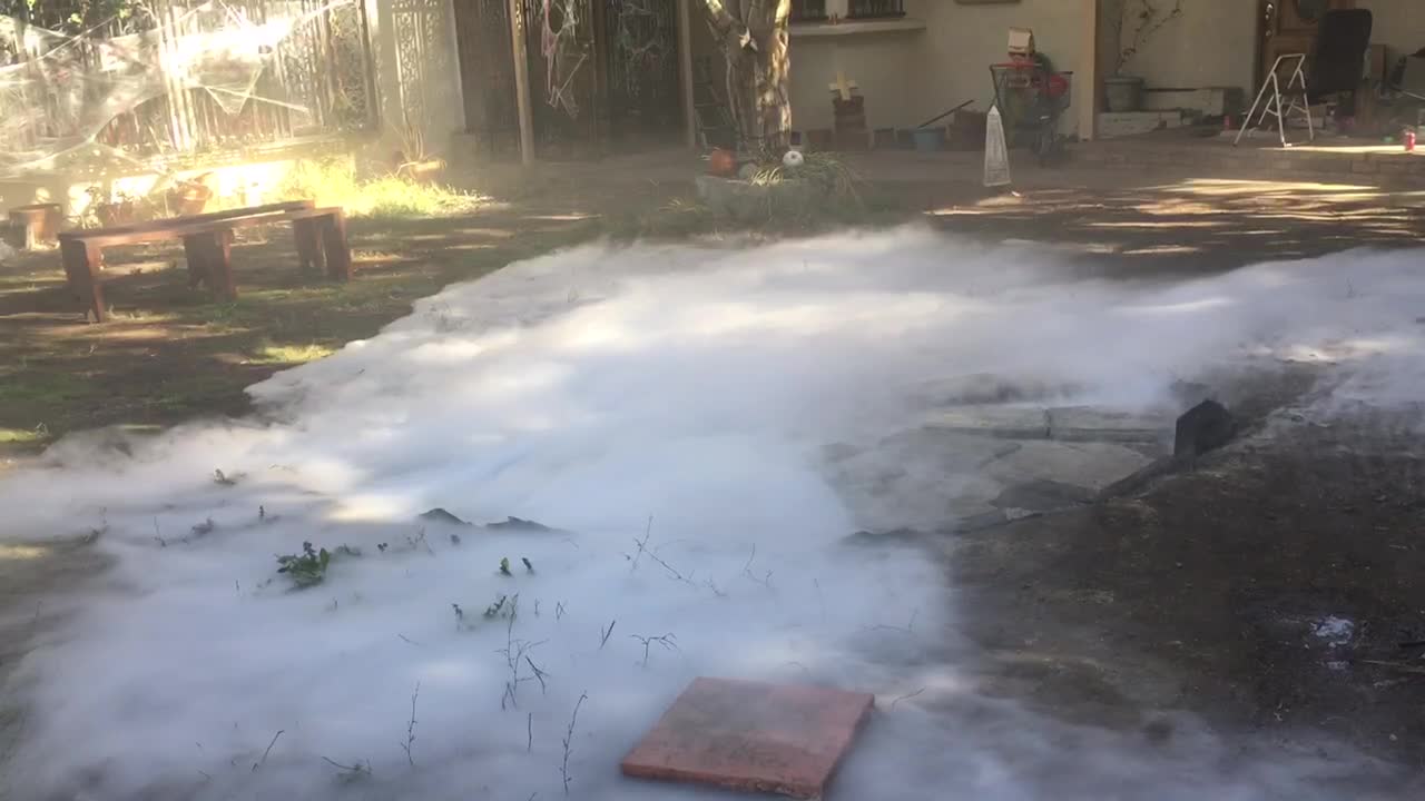 Watch Froggy’s Freezin Fog Juice in 1500w low lying fog machine w/ a ...