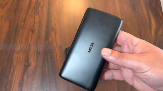 Watch Customer Review of the Anker PowerCore Lite 10000 on Amazon Live