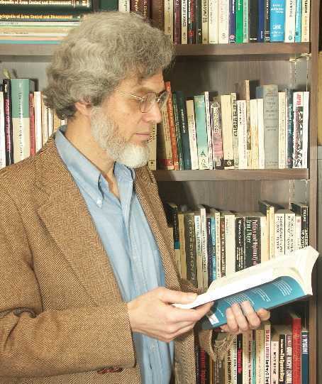 Amazon.com: Lawrence S. Wittner: books, biography, latest update