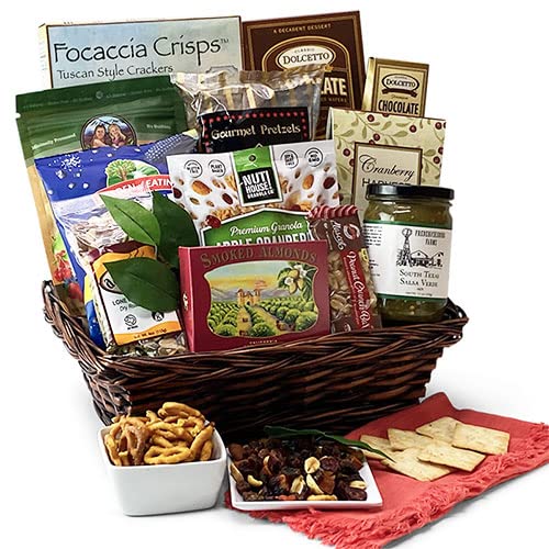 Amazon.com : Ultimate Snacker Snack Gift Basket : Gourmet Candy Gifts ...