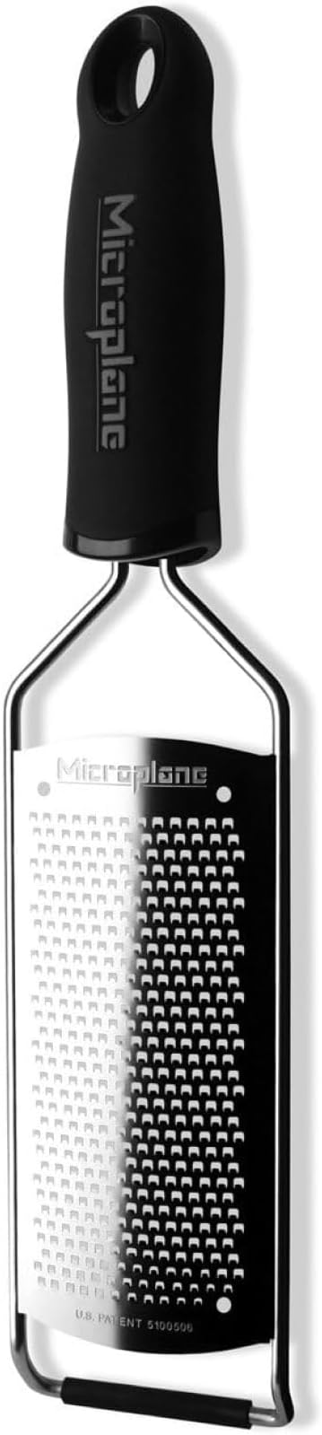 Amazon.com: Microplane Gourmet Series Hard Cheese Grater (Fine, Black ...