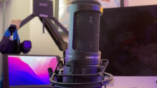 Watch I use it for podcasting on Amazon Live
