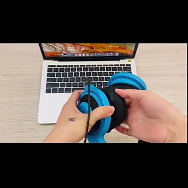 Watch Universal Headphone Ear Pads Installation on Amazon Live