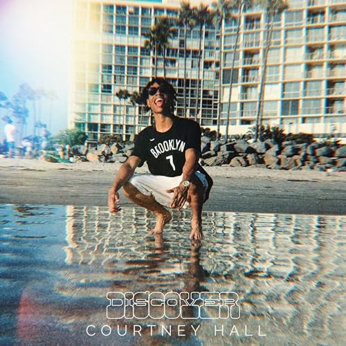 DISCOVER de Courtney Hall en Amazon Music Unlimited