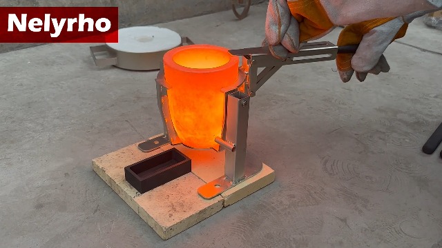 Watch Hand-held Crucible Pouring Rack with Graphite Crucible on Amazon Live