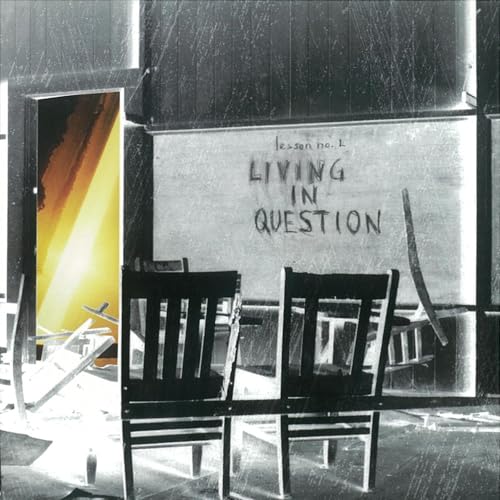 Amazon MusicでLiving In QuestionのLiving In Questionを再生する