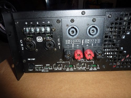 Crown CE2000 Amplifier : Amazon.in: Musical Instruments