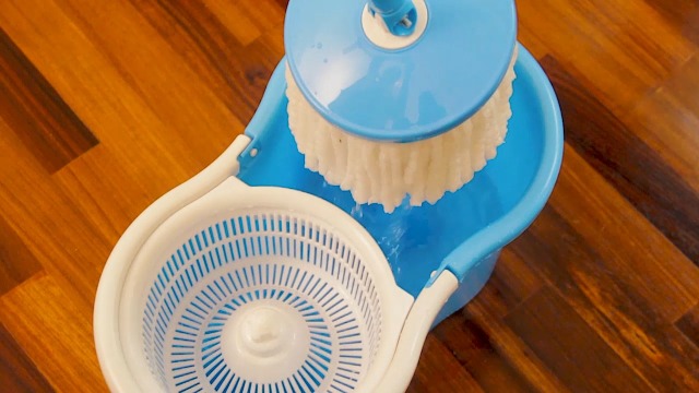 Esquire Spin Mops User Video