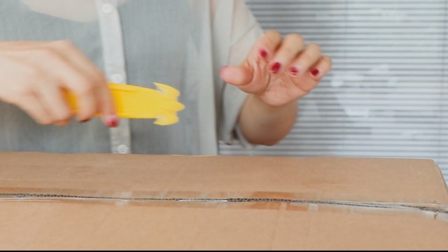 Watch T TOVIA Safety Box Cutter Knife on Amazon Live