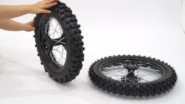 Watch Display of the rear tire on Amazon Live