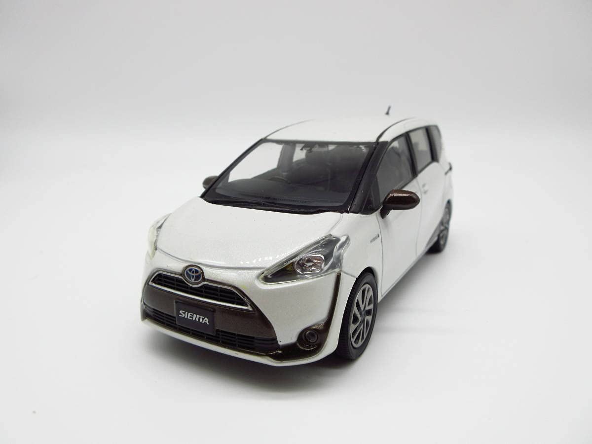 特価 トヨタ シエンタ 1/30 ディーラー カラーサンプル ミニカー 12台