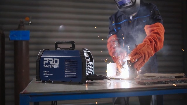 Watch 200A ARC Welding Machine, 110V/220V Dual Voltage MMA Welder on ...