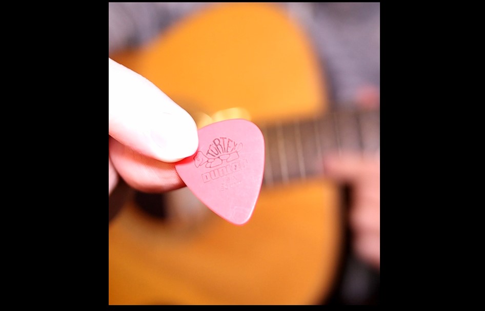 Watch Jim Dunlop Tortex .50mm Red guitar pick demo on Amazon Live