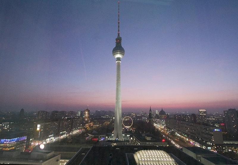 Amazon.com: We Children from Bahnhof Zoo [VHS] : Natja Brunckhorst ...