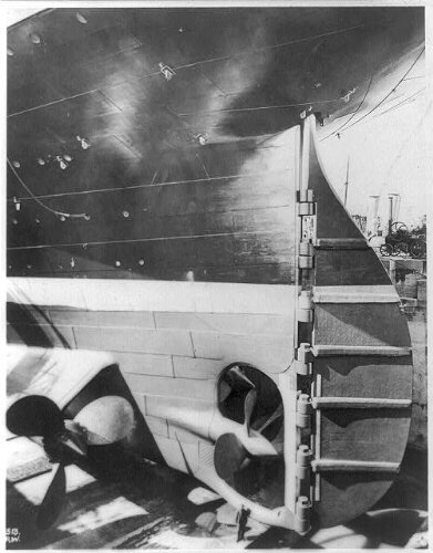 View of stern,rudder of TITANIC in drydock: Amazon.com: Books