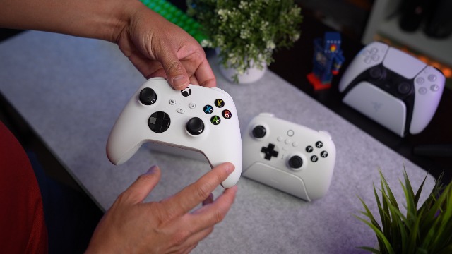 Watch 8Bitdo Ultimate VS Xbox Core Wireless Controller #thisorthat on ...