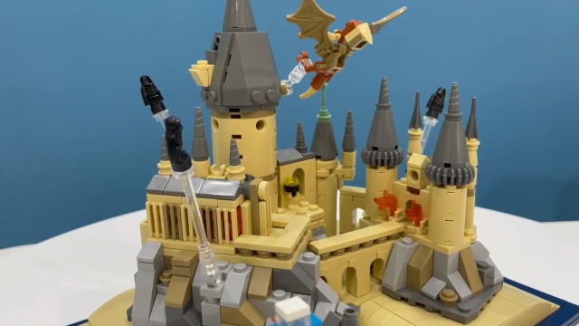 Watch I92189 Castle building kit on Amazon Live