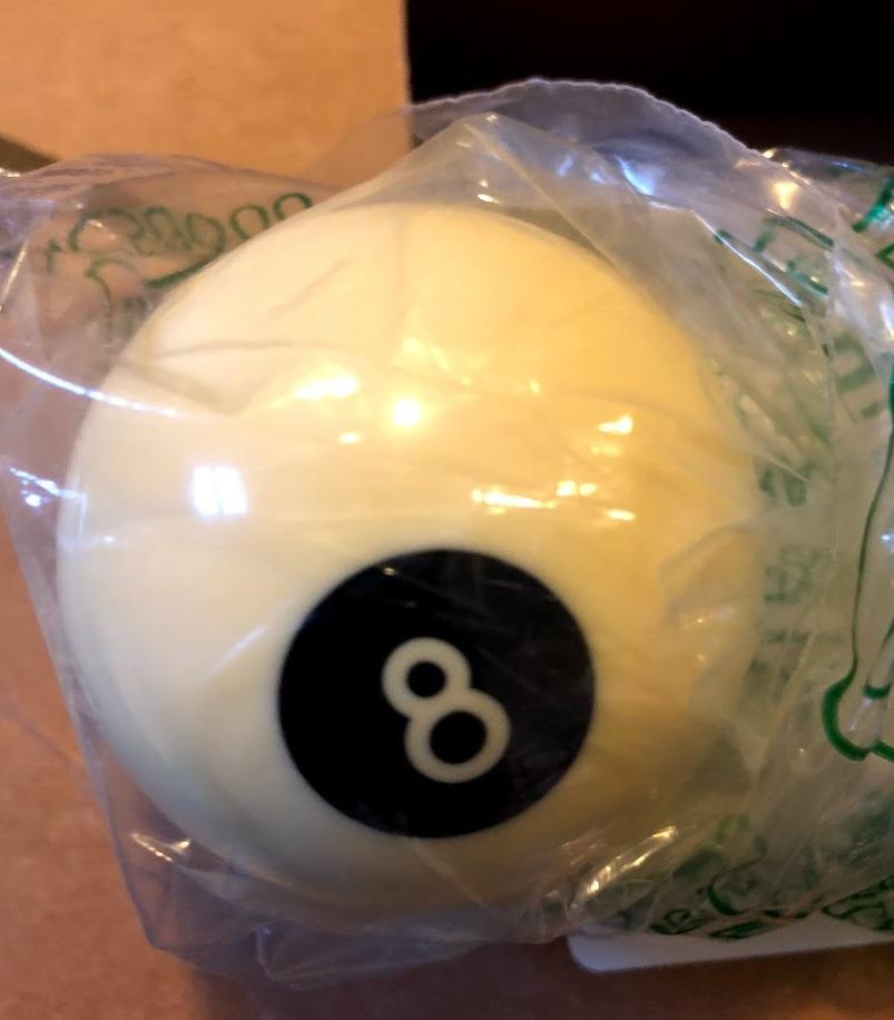 Amazon.com : Aramith Golden 8 Ball : Billiards Equipment : Sports ...