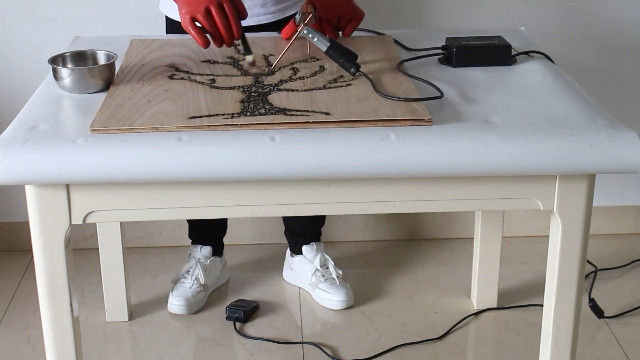 Watch lichtenberg wood burn a tree on Amazon Live