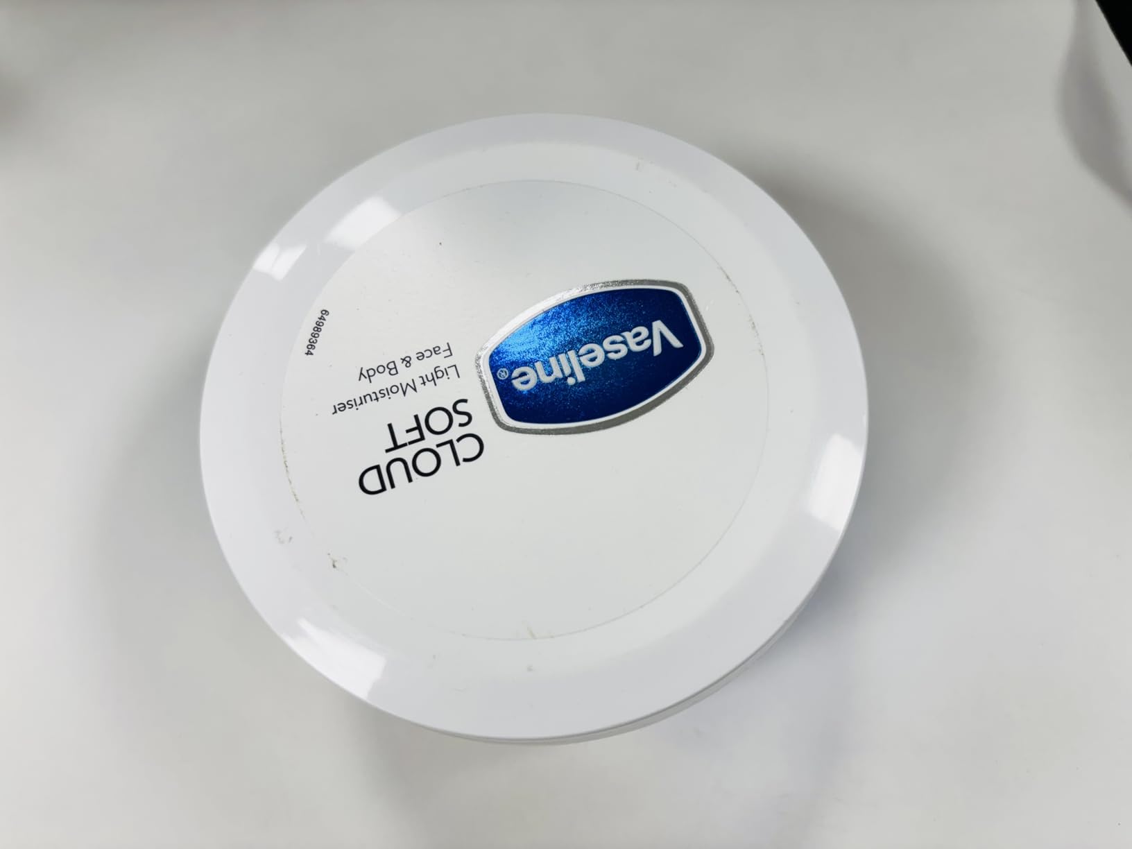 VASELINE Cloud Soft, Light Moisturiser, 300 ml, for Plump, Soft Skin ...