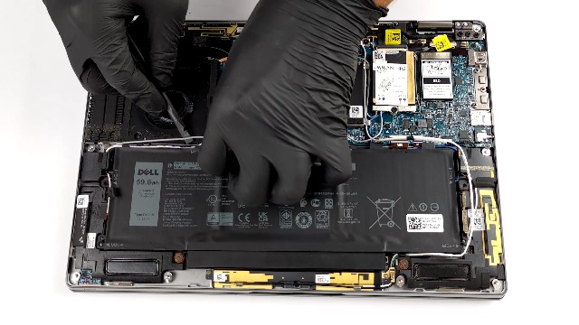 Watch Dell Latitude 14 9420 ﹙2-in-1﹚ - disassembly and upgrade on ...