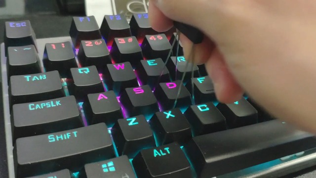 Watch Easy to use Keycap Puller Key Cap Remover Tool on Amazon Live