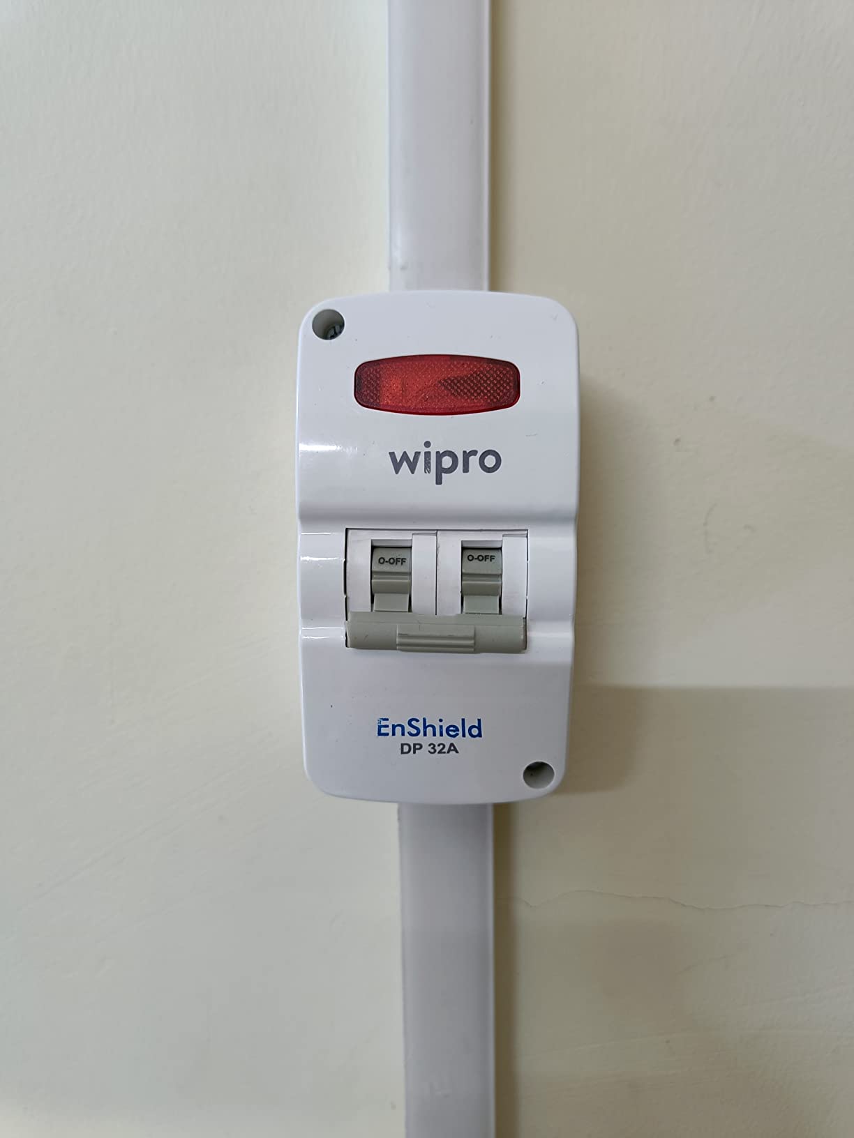 Wipro Enshield 32A DP Box Type MCB (Pack of 2) : Amazon.in: Home ...