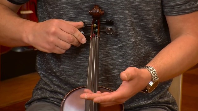 Watch how to tune your violin on Amazon Live