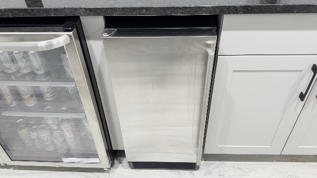 Watch Review of Maxx Ice Ice Maker on Amazon Live