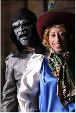 The Witches of Oz guard with munchkin 8 x 10 Inch Photo at Amazon's ...