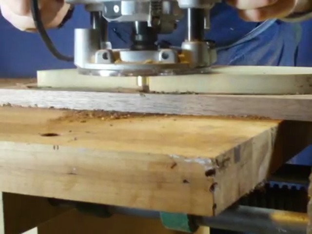 Watch Rockler Router Guide Bushing Kit on Amazon Live