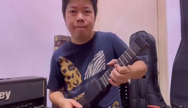 Watch PEFEEL Smart Midi Guitar on Amazon Live