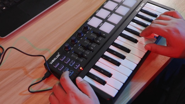 Watch Midi Controller Worlde PANDA MINI on Amazon Live
