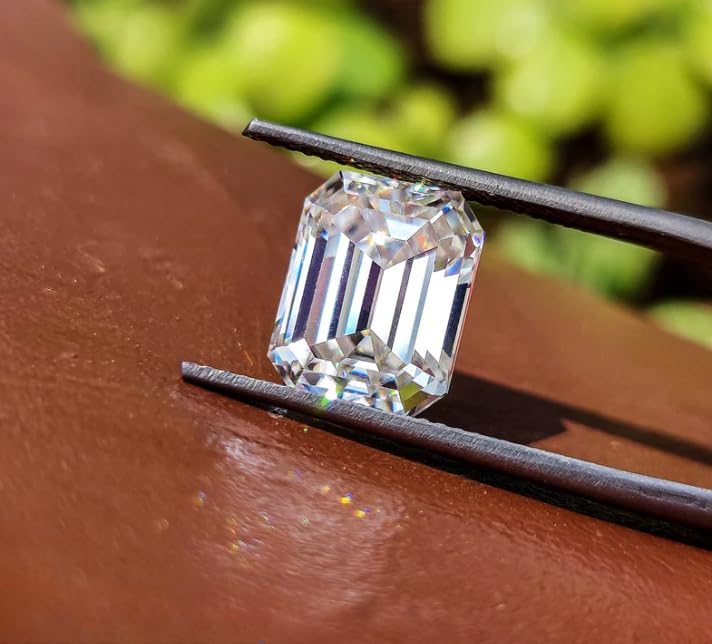 Cuonna Gems Gallery Lab Grown Diamond VVS1 1Ct D Colour Emerald Cut GRA ...