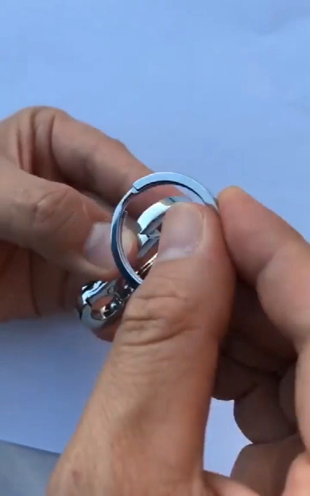 Watch How to use keychain clip. on Amazon Live