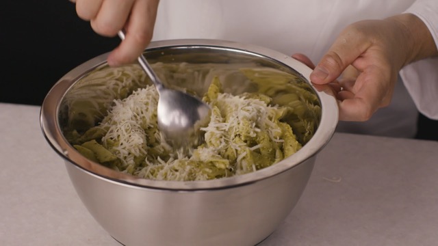 Watch Wolfgang Puck 12-Piece Stainless Steel Mixing Bowl Set on Amazon Live