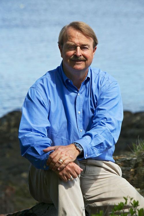 Amazon.com: Robin Lloyd: books, biography, latest update