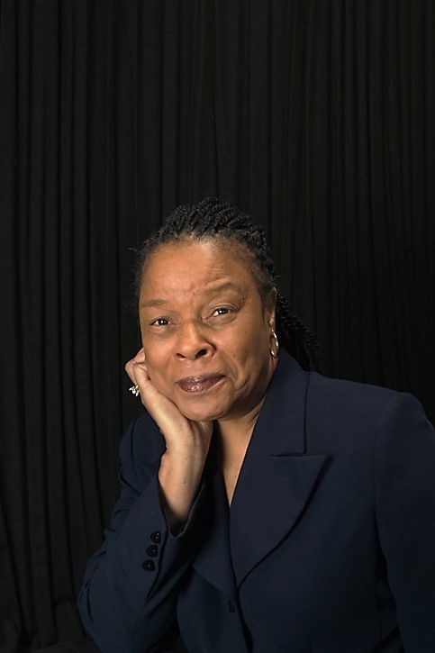 Amazon.com: Gloria Watkins Brown PhD: books, biography, latest update