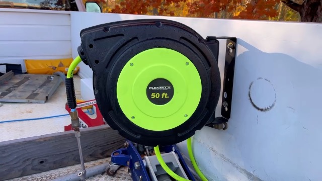 Watch Review - Flexzilla Retractable Enclosed Plastic Air Hose Reel on ...