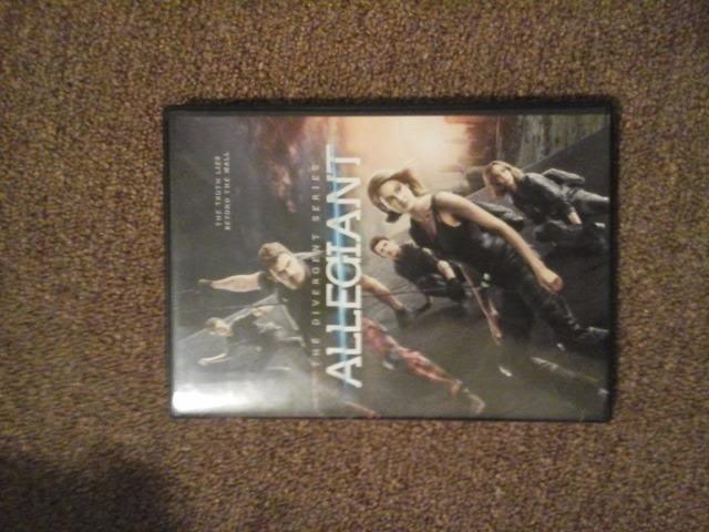 Amazon.com: The Divergent Series: Allegiant [DVD] : Shailene Woodley ...