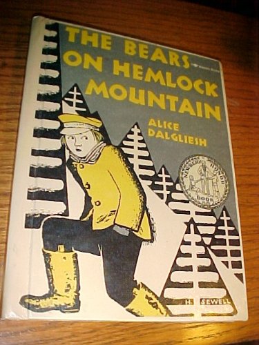 The Bears on Hemlock Mountain: Alice Dalgliesh, Helen Sewell: Amazon ...