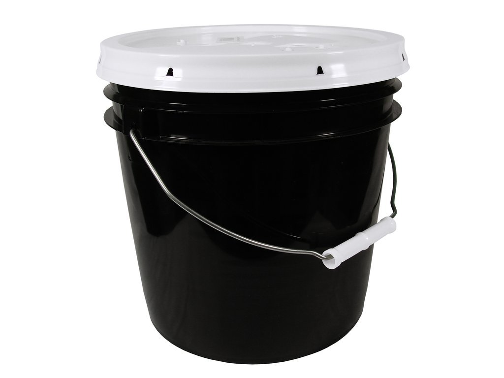 Amazon.com: Black 2 Gallon Bucket with Gasketed Lid (White (SNAP ON), 1 ...