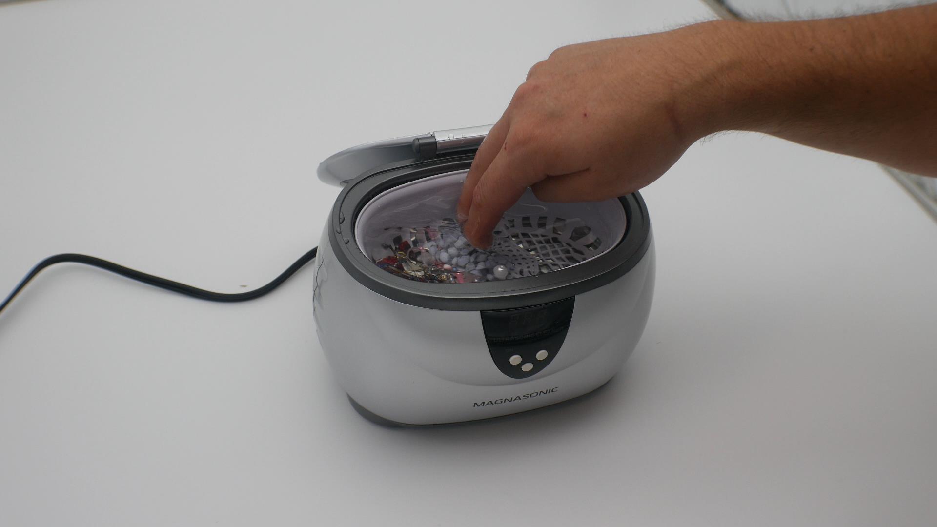 Watch Magnasonic Professional Ultrasonic Jewelry Cleaner on Amazon Live